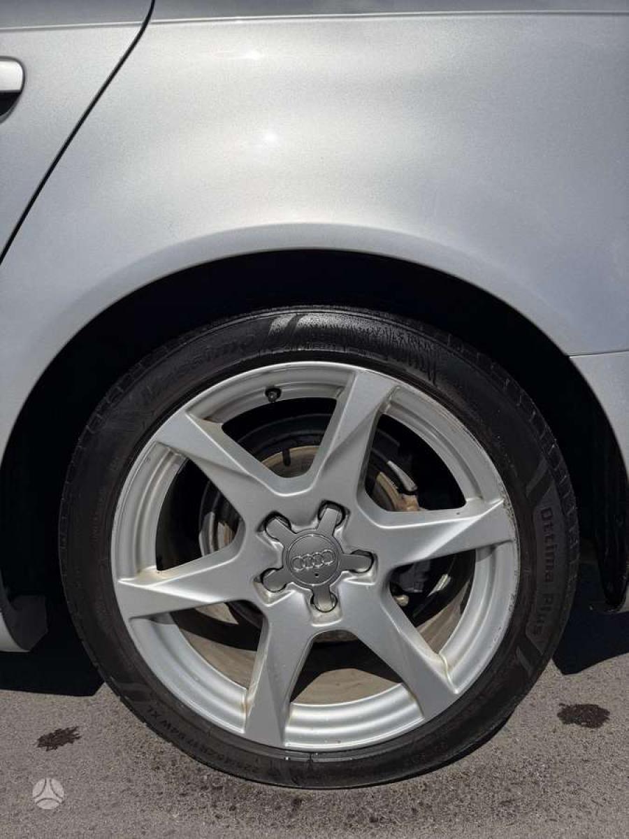 Grey Audi A4 2007 in Vilnius, with an engine capacity of 1.99 L and mileage of 374 thousand km for 2650 €, photo 16 on AUTOMOTO.COM.LV