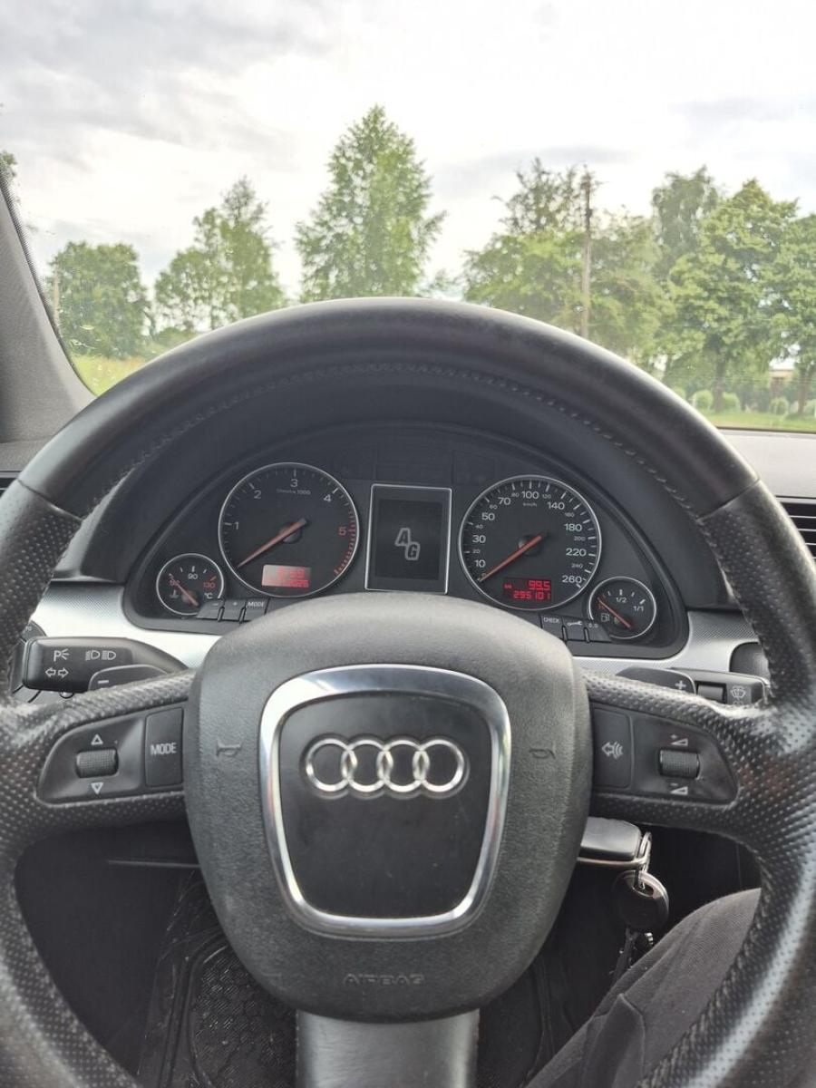 Pelēks Audi A4 2007 Akmenė, ar dzinēja tilpumu 2.00 L un nobraukumu 295 tūkst. km par 1900 €, foto 1 vietnē AUTOMOTO.COM.LV