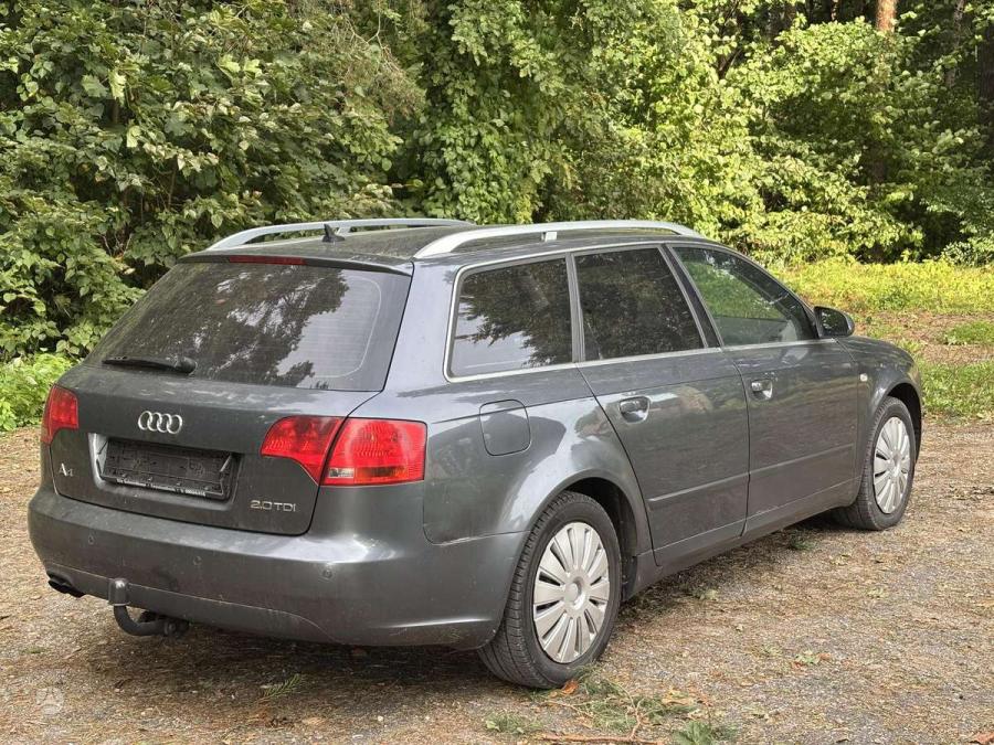 Pelēks Audi A4 2007 Utena, ar dzinēja tilpumu 1.99 L un nobraukumu 319 tūkst. km par 1450 €, foto 5 vietnē AUTOMOTO.COM.LV