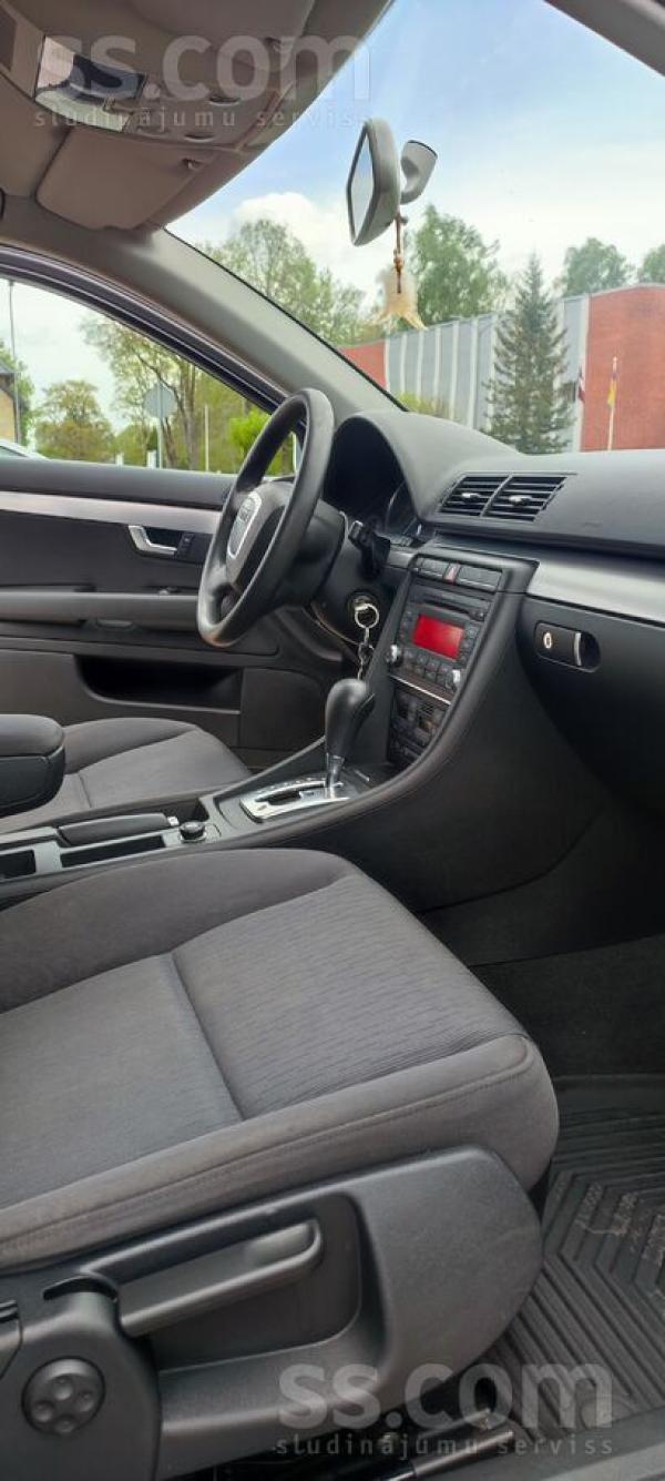 Pelēks Audi A4 2007 Cēsis, ar dzinēja tilpumu 2.00 L un nobraukumu 304 tūkst. km par 3800 €, foto 9 vietnē AUTOMOTO.COM.LV