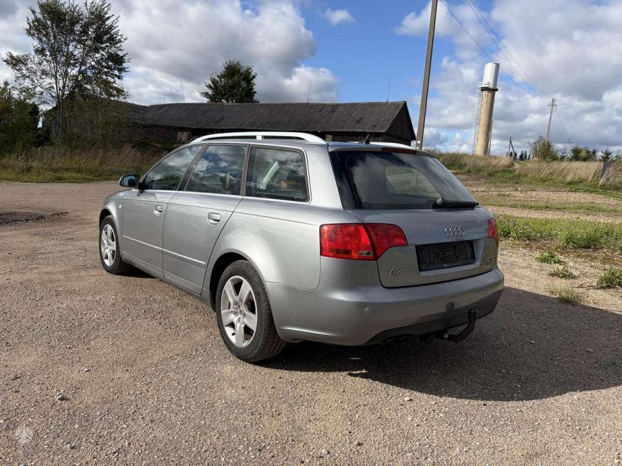 Grey Audi A4 2007 in Utena, with an engine capacity of 1.99 L and mileage of 285 thousand km for 2799 €, photo 6 on AUTOMOTO.COM.LV