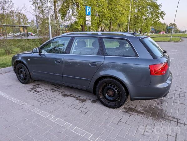 Audi A4 2007 in Jelgava on AUTOMOTO.COM.LV Grey Audi A4 2007 in Jelgava, with an engine capacity of 2.00 L and mileage of 370 thousand km for 1500 €, photo 4 on AUTOMOTO.COM.LV