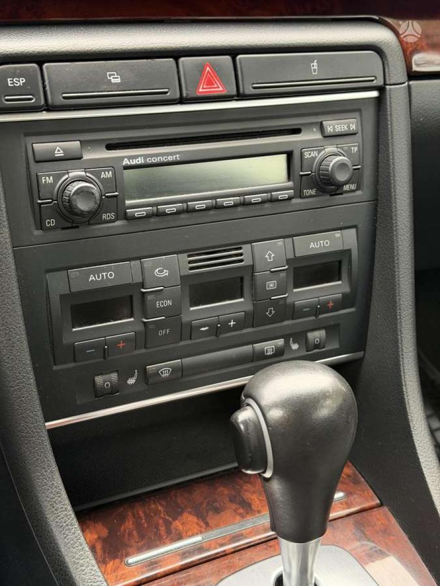 Grey Audi A4 2007 in Vilnius, with an engine capacity of 1.99 L and mileage of 275 thousand km for 3500 €, photo 17 on AUTOMOTO.COM.LV