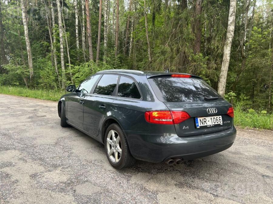 Pelēks Audi A4 2008 Jelgava, ar dzinēja tilpumu 2.00 L un nobraukumu 306 tūkst. km par 5950 €, foto 3 vietnē AUTOMOTO.COM.LV