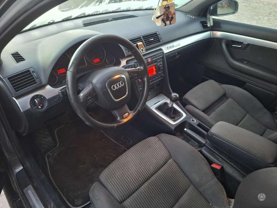 Grey Audi A4 2008 in Silute, with an engine capacity of 1.97 L and mileage of 260 thousand km for 1000 €, photo 7 on AUTOMOTO.COM.LV