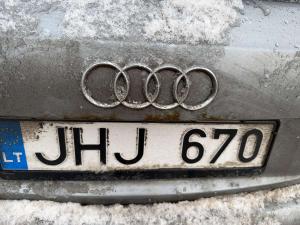 Grey Audi A4 2008 in Vilnius, with an engine capacity of 2.00 L and mileage of 371 thousand km for 3500 €, photo 5 on AUTOMOTO.COM.LV