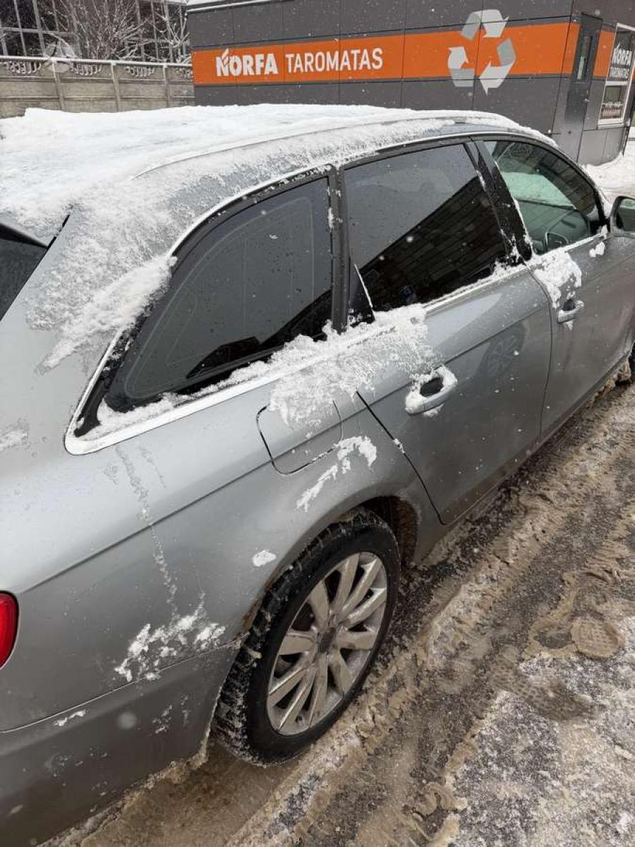 Grey Audi A4 2008 in Vilnius, with an engine capacity of 2.00 L and mileage of 371 thousand km for 3500 €, photo 7 on AUTOMOTO.COM.LV