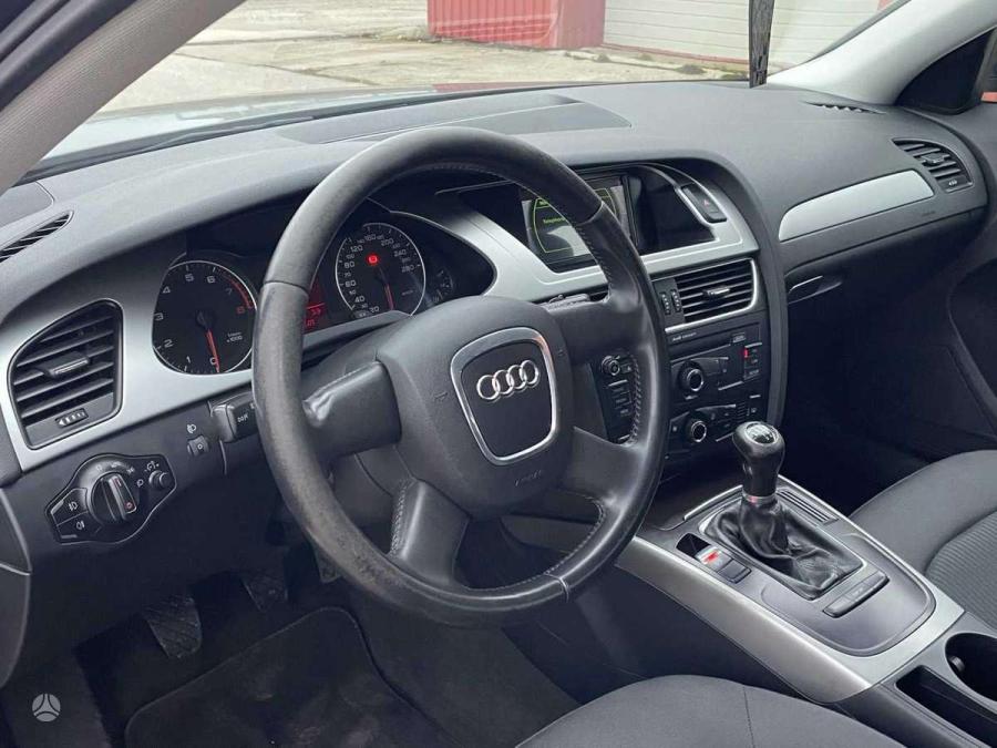 Grey Audi A4 2008 in Ukmerge, with an engine capacity of 1.80 L and mileage of 353 thousand km for 3999 €, photo 8 on AUTOMOTO.COM.LV