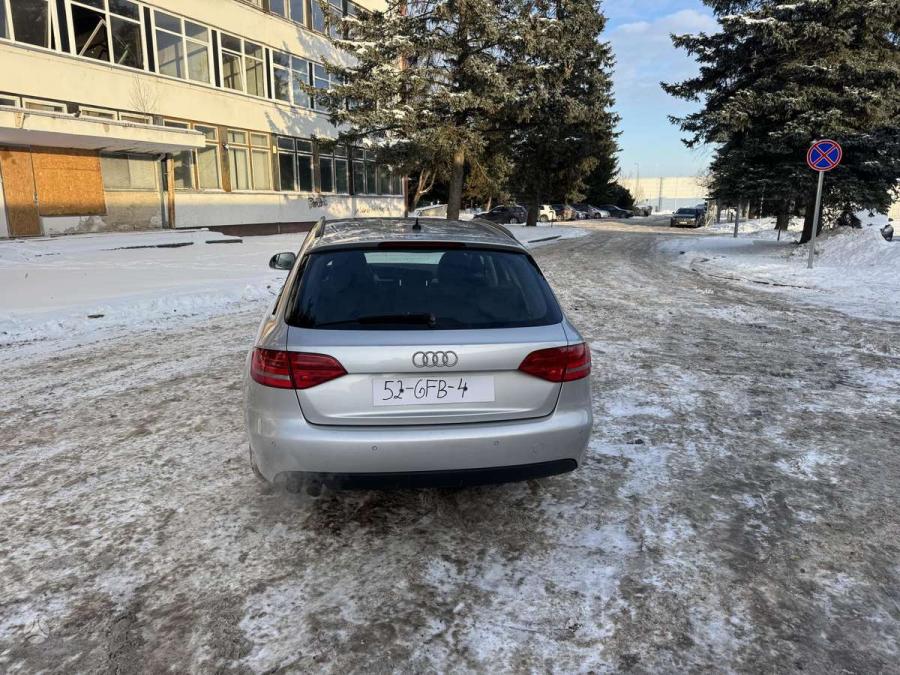 Pelēks Audi A4 2008 Alīta, ar dzinēja tilpumu 1.99 L un nobraukumu 334 tūkst. km par 3499 €, foto 5 vietnē AUTOMOTO.COM.LV