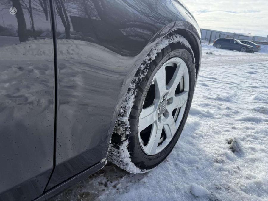 Grey Audi A4 2008 in Ukmerge, with an engine capacity of 2.70 L and mileage of 410 thousand km for 3850 €, photo 7 on AUTOMOTO.COM.LV
