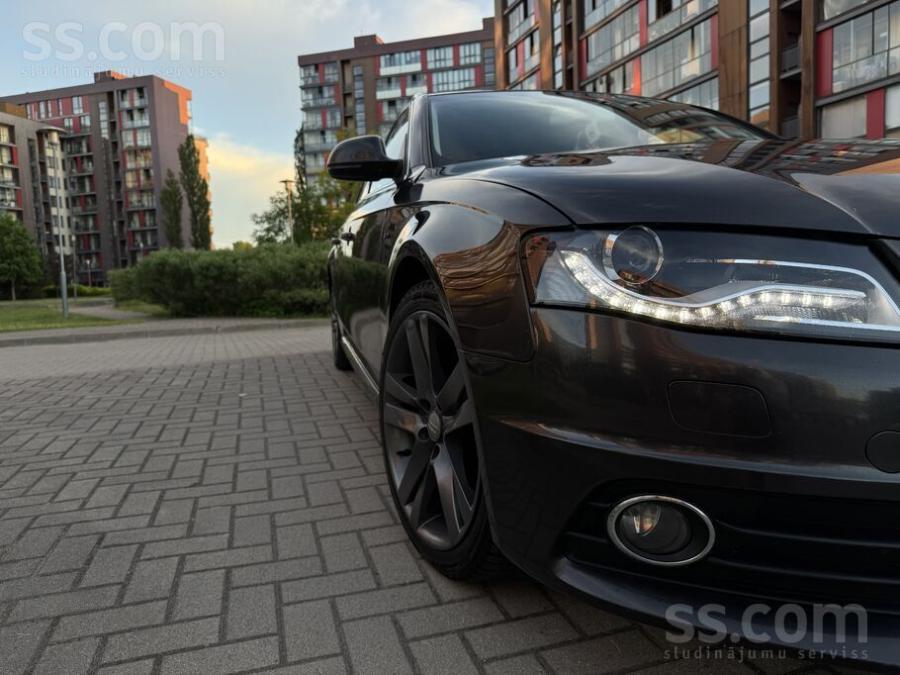 Grey Audi A4 2008 in Riga, with an engine capacity of 3.00 L and mileage of 338 thousand km for 4990 €, photo 3 on AUTOMOTO.COM.LV
