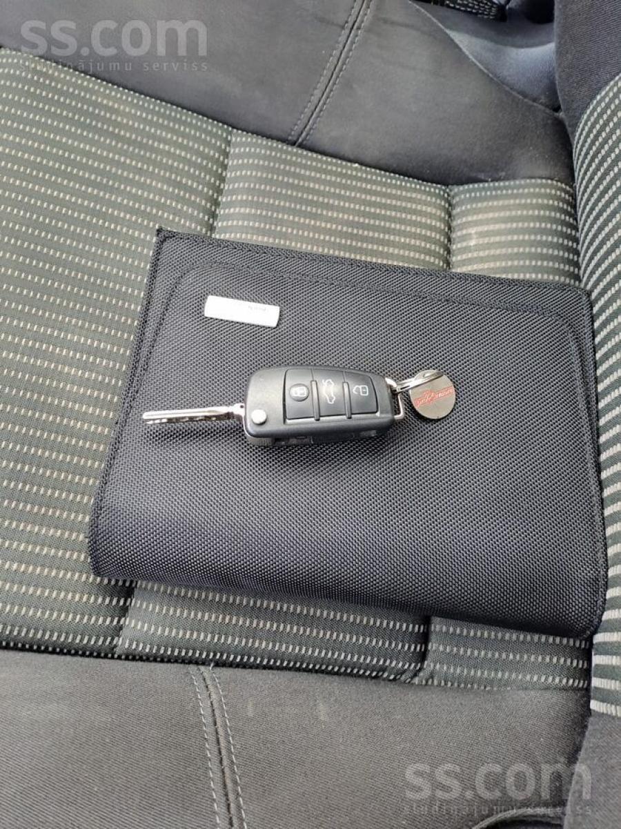 Pelēks Audi A4 2008 Daugavpils, ar dzinēja tilpumu 2.00 L un nobraukumu 256 tūkst. km par 4450 €, foto 22 vietnē AUTOMOTO.COM.LV