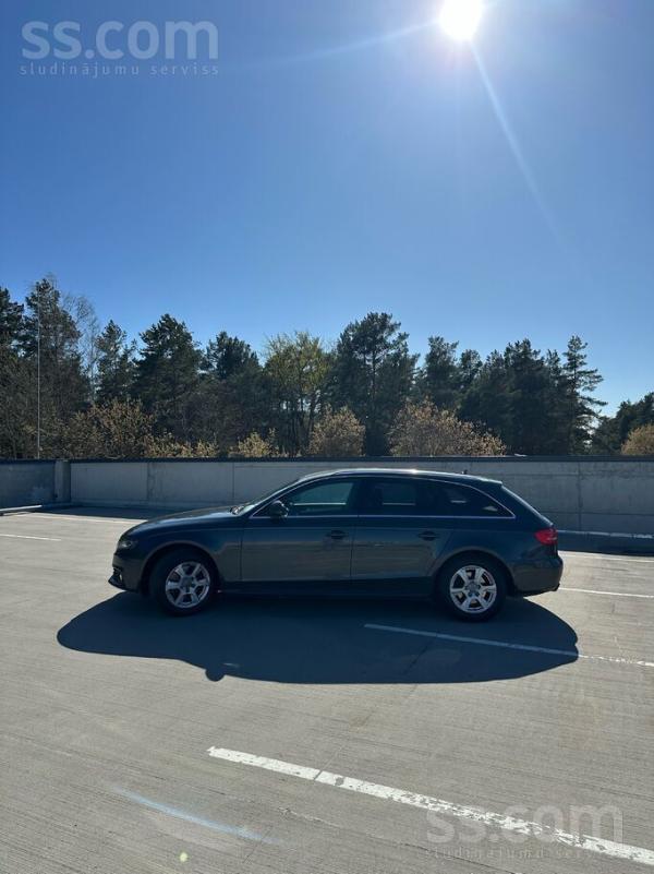 Pelēks Audi A4 2008 Rīga, ar dzinēja tilpumu 3.00 L un nobraukumu 470 tūkst. km par 5000 €, foto 4 vietnē AUTOMOTO.COM.LV