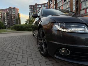 Grey Audi A4 2008 in Riga, with an engine capacity of 3.00 L and mileage of 338 thousand km for 4990 €, photo 3 on AUTOMOTO.COM.LV