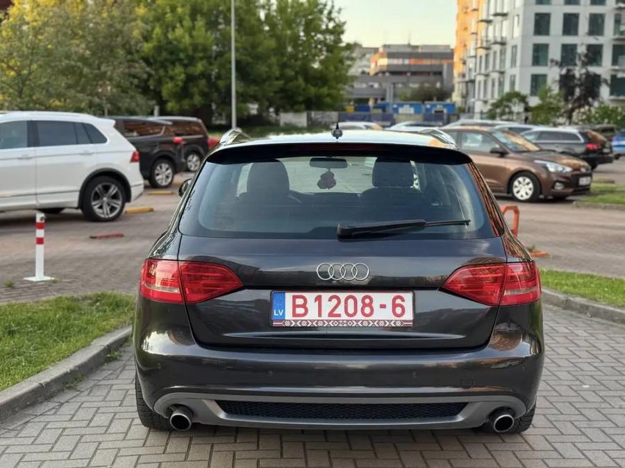 Grey Audi A4 2008 in Riga, with an engine capacity of 3.00 L and mileage of 338 thousand km for 4990 €, photo 6 on AUTOMOTO.COM.LV