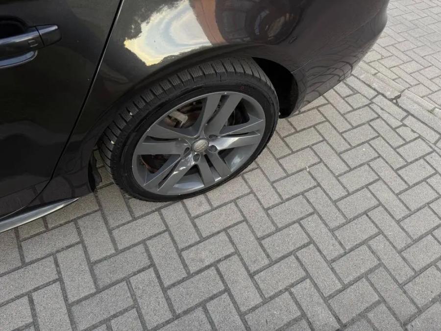 Grey Audi A4 2008 in Riga, with an engine capacity of 3.00 L and mileage of 338 thousand km for 4990 €, photo 12 on AUTOMOTO.COM.LV