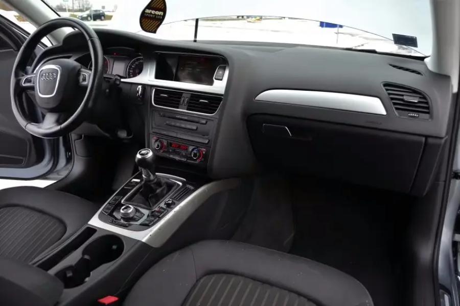 Pelēks Audi A4 2008 Jēkabpils, ar dzinēja tilpumu 2.00 L un nobraukumu 259 tūkst. km par 6900 €, foto 12 vietnē AUTOMOTO.COM.LV