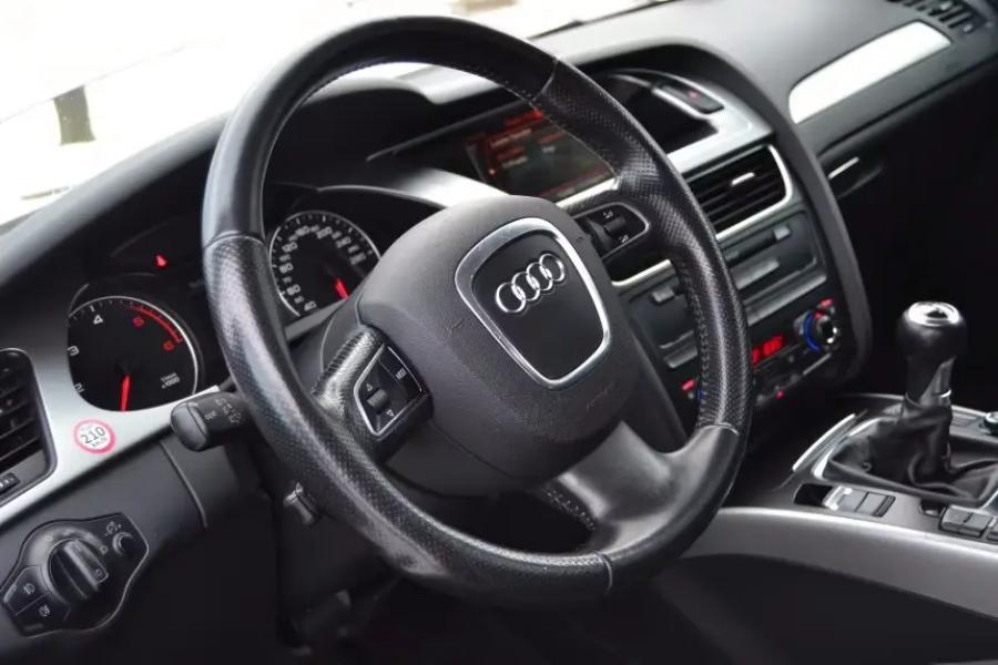 Pelēks Audi A4 2008 Jēkabpils, ar dzinēja tilpumu 2.00 L un nobraukumu 259 tūkst. km par 6900 €, foto 13 vietnē AUTOMOTO.COM.LV