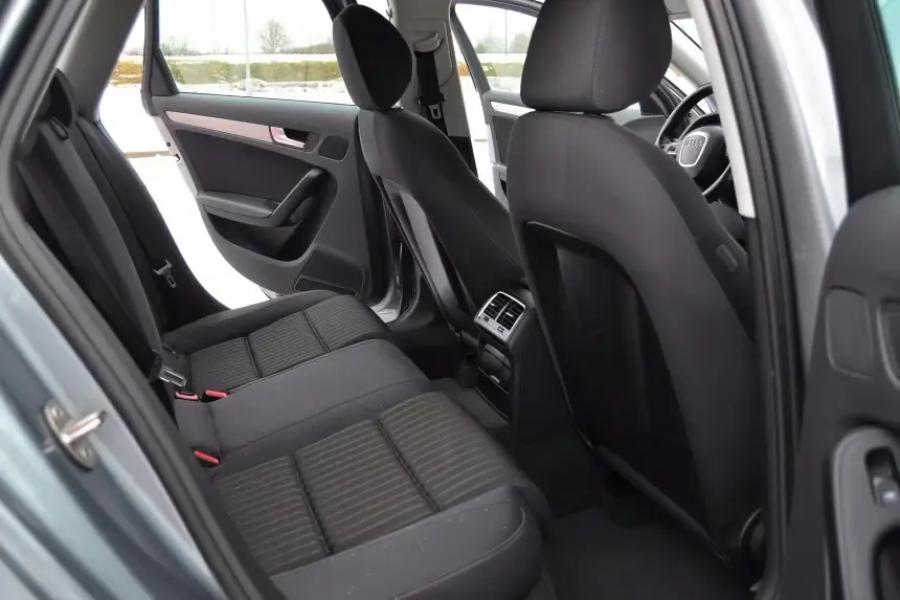 Pelēks Audi A4 2008 Jēkabpils, ar dzinēja tilpumu 2.00 L un nobraukumu 259 tūkst. km par 6900 €, foto 19 vietnē AUTOMOTO.COM.LV