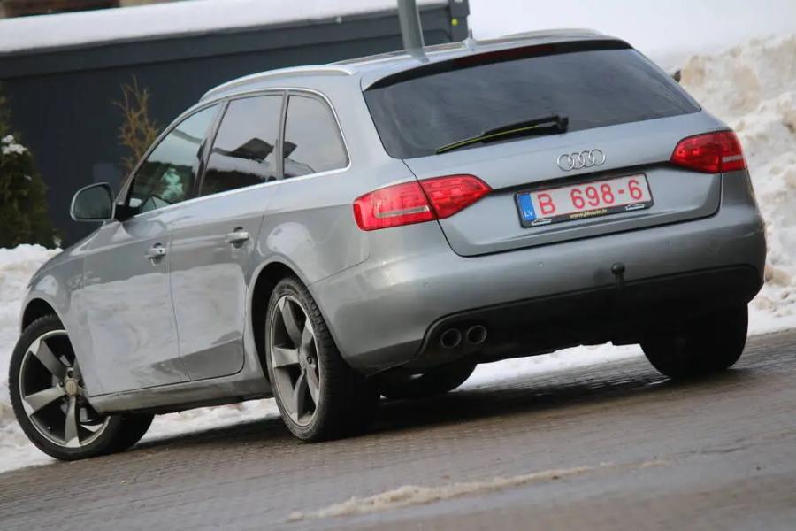 Grey Audi A4 2008 in Riga, with an engine capacity of 2.00 L and mileage of 289 thousand km for 5790 €, photo 4 on AUTOMOTO.COM.LV