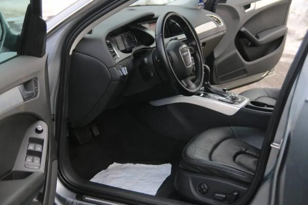 Pelēks Audi A4 2008 Rīga, ar dzinēja tilpumu 2.00 L un nobraukumu 289 tūkst. km par 5790 €, foto 5 vietnē AUTOMOTO.COM.LV