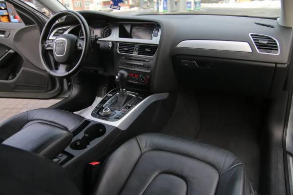 Pelēks Audi A4 2008 Rīga, ar dzinēja tilpumu 2.00 L un nobraukumu 289 tūkst. km par 5790 €, foto 8 vietnē AUTOMOTO.COM.LV