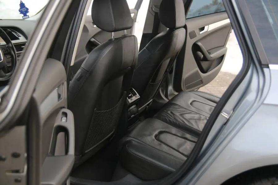 Grey Audi A4 2008 in Riga, with an engine capacity of 2.00 L and mileage of 289 thousand km for 5790 €, photo 12 on AUTOMOTO.COM.LV