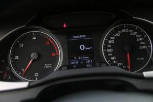 Grey Audi A4 2008 in Riga, with an engine capacity of 2.00 L and mileage of 289 thousand km for 5790 €, photo 15 on AUTOMOTO.COM.LV