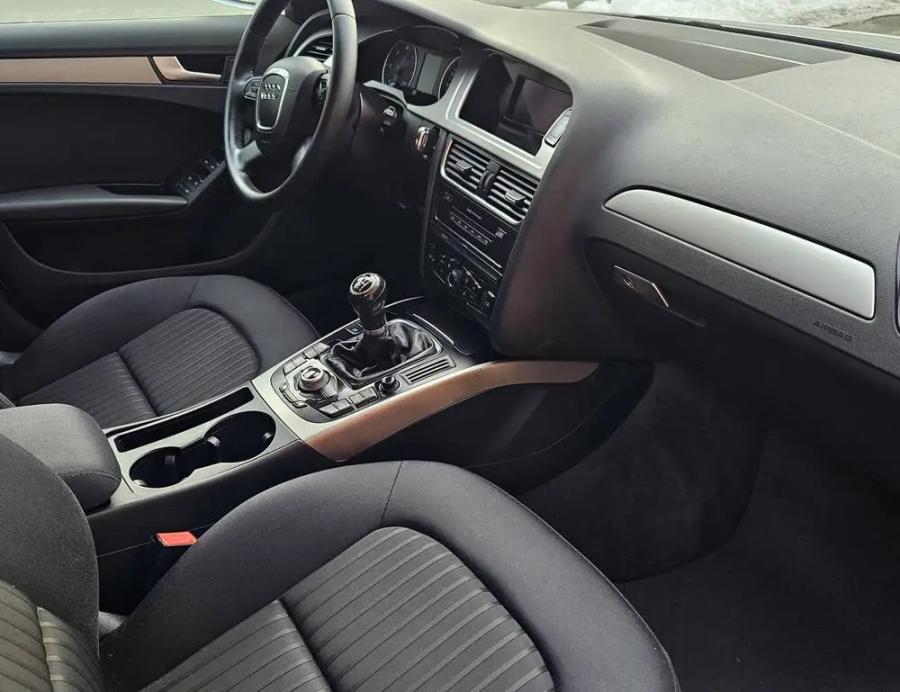 Pelēks Audi A4 2008 Jēkabpils, ar dzinēja tilpumu 2.00 L un nobraukumu 334 tūkst. km par 5790 €, foto 23 vietnē AUTOMOTO.COM.LV
