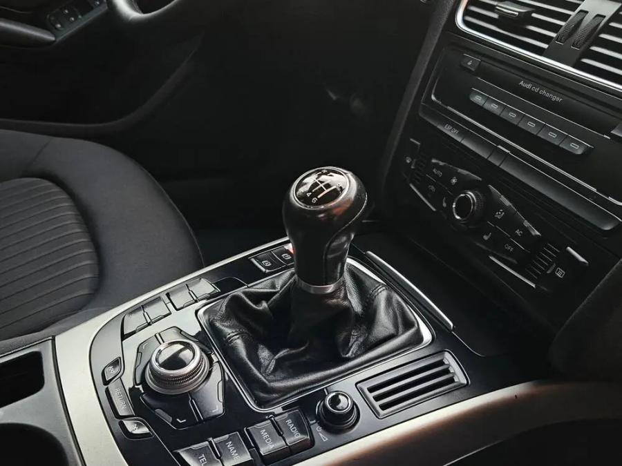 Pelēks Audi A4 2008 Jēkabpils, ar dzinēja tilpumu 2.00 L un nobraukumu 334 tūkst. km par 5790 €, foto 24 vietnē AUTOMOTO.COM.LV