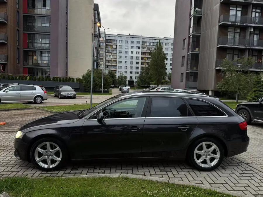 Grey Audi A4 2008 in Riga, with an engine capacity of 2.70 L and mileage of 390 thousand km for 4190 €, photo 4 on AUTOMOTO.COM.LV