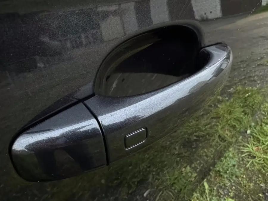 Grey Audi A4 2008 in Riga, with an engine capacity of 2.70 L and mileage of 390 thousand km for 4190 €, photo 9 on AUTOMOTO.COM.LV
