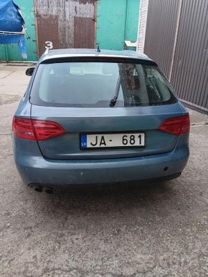 Pelēks Audi A4 2008 Rīga, ar dzinēja tilpumu 2.00 L un nobraukumu 560 tūkst. km par 2500 €, foto 3 vietnē AUTOMOTO.COM.LV