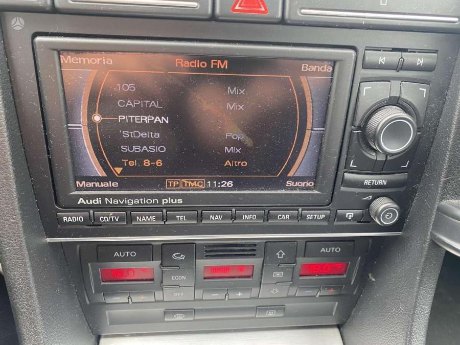 Pelēks Audi A4 2008 Panevēža, ar dzinēja tilpumu 1.99 L un nobraukumu 300 tūkst. km par 2150 €, foto 13 vietnē AUTOMOTO.COM.LV