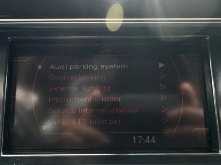 Pelēks Audi A4 2008 Rīga, ar dzinēja tilpumu 2.00 L un nobraukumu 313 tūkst. km par 4290 €, foto 12 vietnē AUTOMOTO.COM.LV
