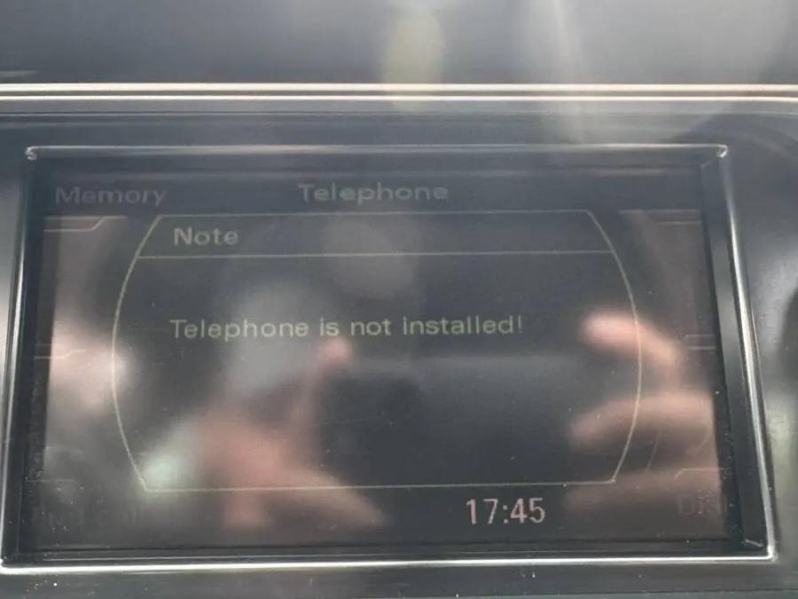 Pelēks Audi A4 2008 Rīga, ar dzinēja tilpumu 2.00 L un nobraukumu 313 tūkst. km par 4290 €, foto 14 vietnē AUTOMOTO.COM.LV