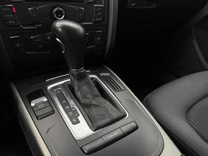 Pelēks Audi A4 2008 Rīga, ar dzinēja tilpumu 2.00 L un nobraukumu 313 tūkst. km par 4290 €, foto 17 vietnē AUTOMOTO.COM.LV
