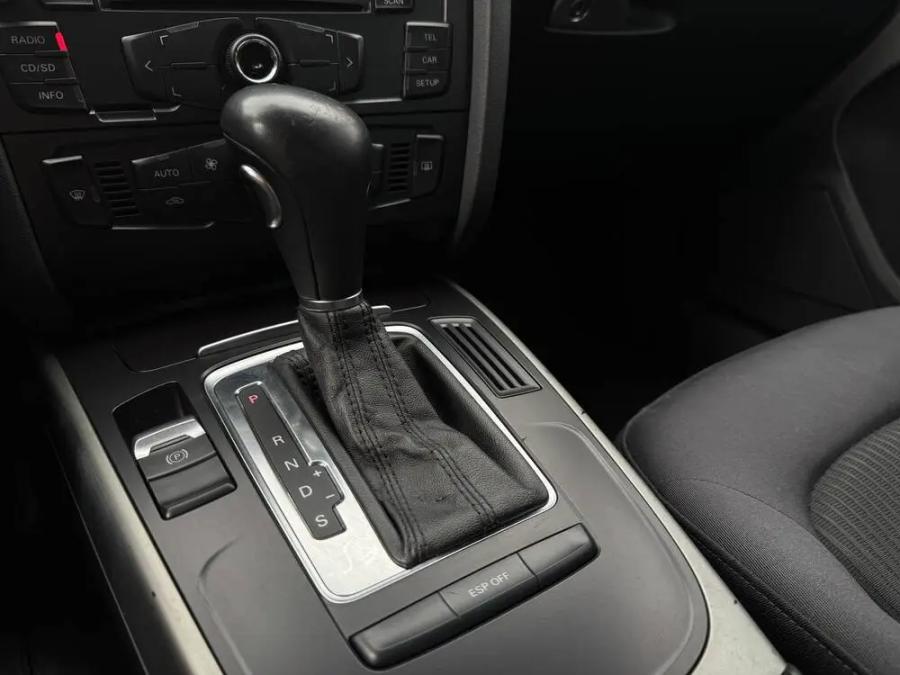 Pelēks Audi A4 2008 Rīga, ar dzinēja tilpumu 2.00 L un nobraukumu 313 tūkst. km par 4290 €, foto 17 vietnē AUTOMOTO.COM.LV