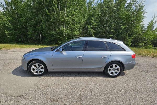 Pelēks Audi A4 2008 Šauļi, ar dzinēja tilpumu 1.97 L un nobraukumu 317 tūkst. km par 5250 €, foto 1 vietnē AUTOMOTO.COM.LV