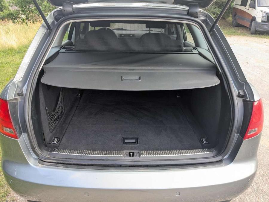 Pelēks Audi A4 2008 Rokiškis, ar dzinēja tilpumu 1.90 L un nobraukumu 330 tūkst. km par 3300 €, foto 6 vietnē AUTOMOTO.COM.LV