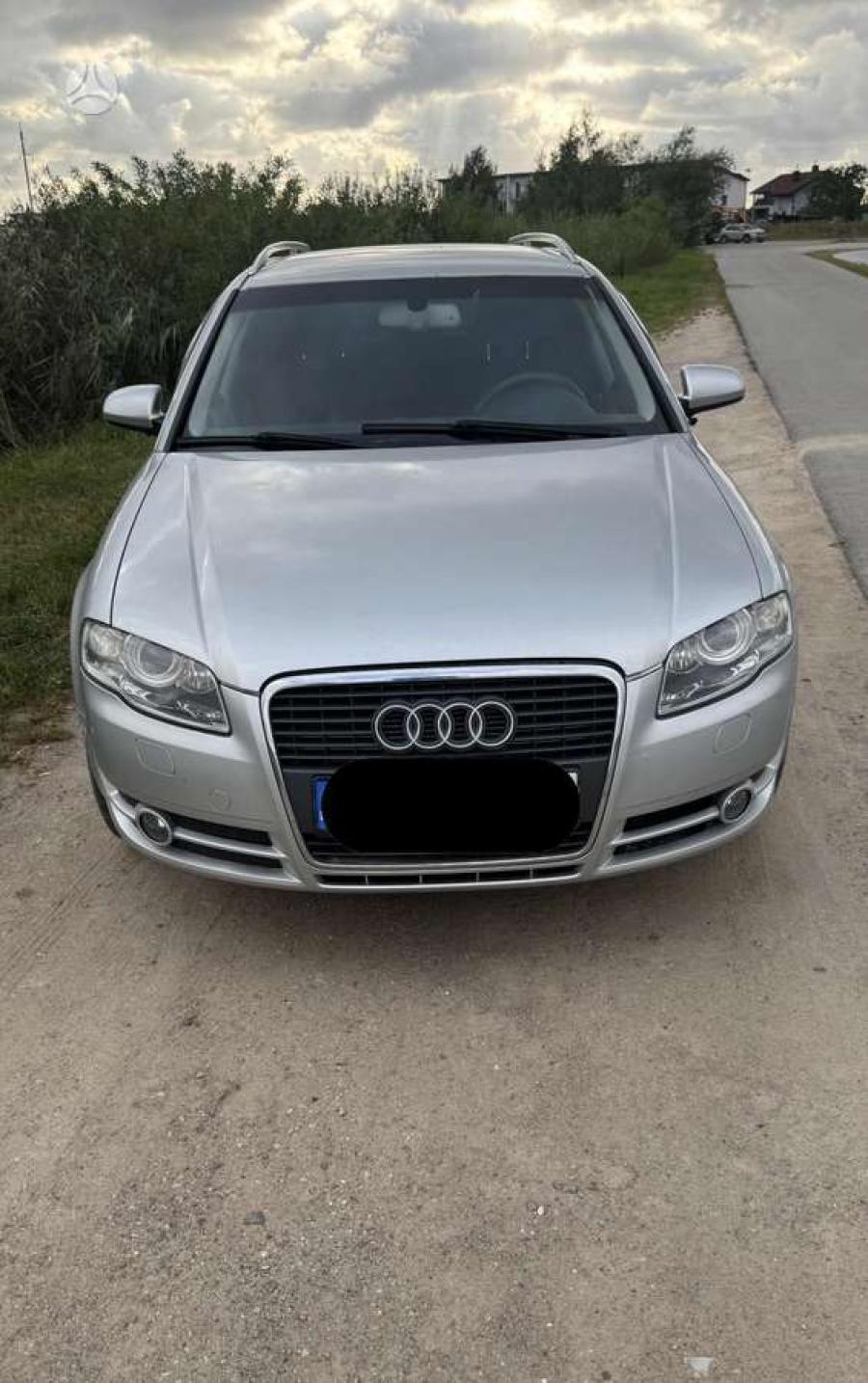Grey Audi A4 2008 in Klaipeda, with an engine capacity of 1.97 L and mileage of 297 thousand km for 3200 €, photo 3 on AUTOMOTO.COM.LV