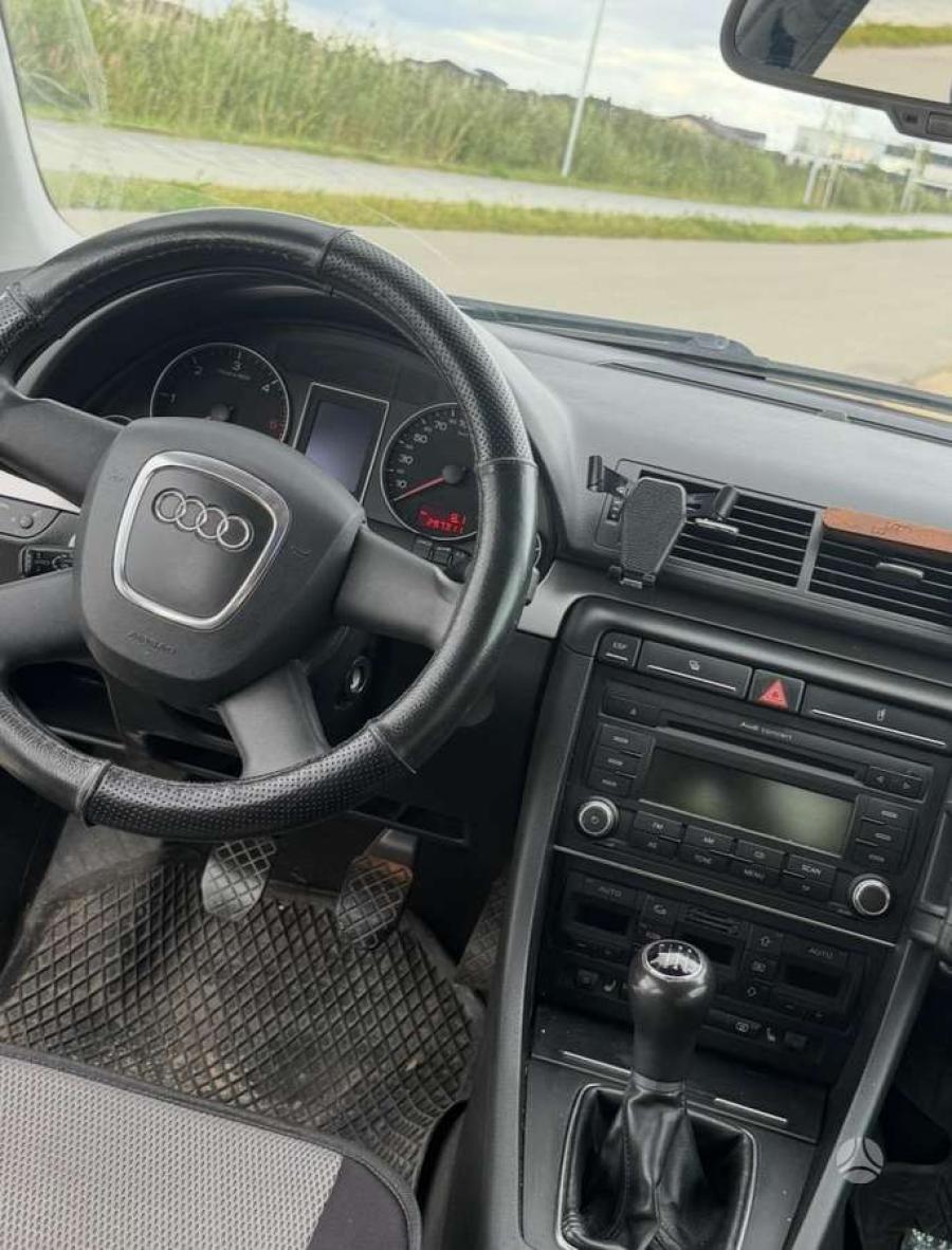 Grey Audi A4 2008 in Klaipeda, with an engine capacity of 1.97 L and mileage of 297 thousand km for 3200 €, photo 5 on AUTOMOTO.COM.LV
