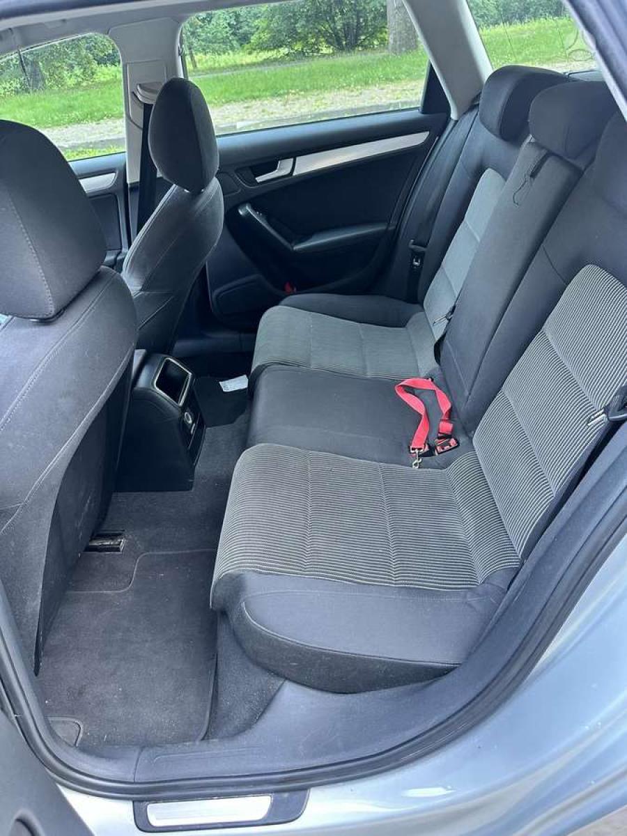 Grey Audi A4 2008 in Vilnius, with an engine capacity of 2.97 L and mileage of 326 thousand km for 4000 €, photo 9 on AUTOMOTO.COM.LV