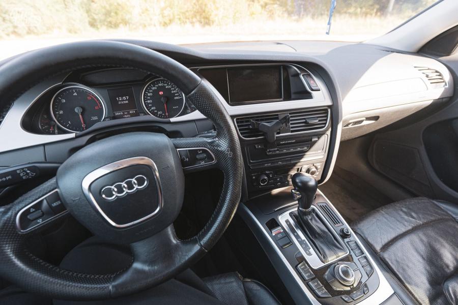 Grey Audi A4 2008 in Kaunas, with an engine capacity of 2.00 L and mileage of 245 thousand km for 4800 €, photo 15 on AUTOMOTO.COM.LV