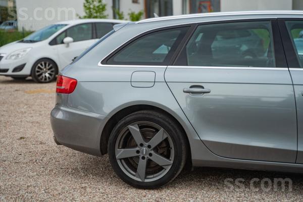 Grey Audi A4 2009 in Liepaja, with an engine capacity of 3.00 L and mileage of 302 thousand km for 4300 €, photo 6 on AUTOMOTO.COM.LV