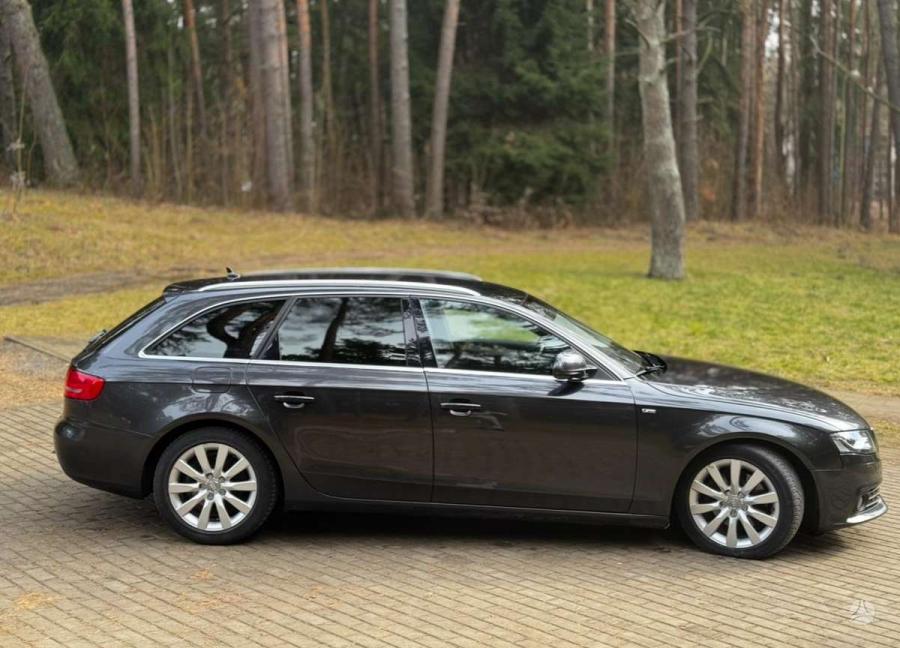 Pelēks Audi A4 2009 Viļņa, ar dzinēja tilpumu 2.00 L un nobraukumu 297 tūkst. km par 3000 €, foto 3 vietnē AUTOMOTO.COM.LV