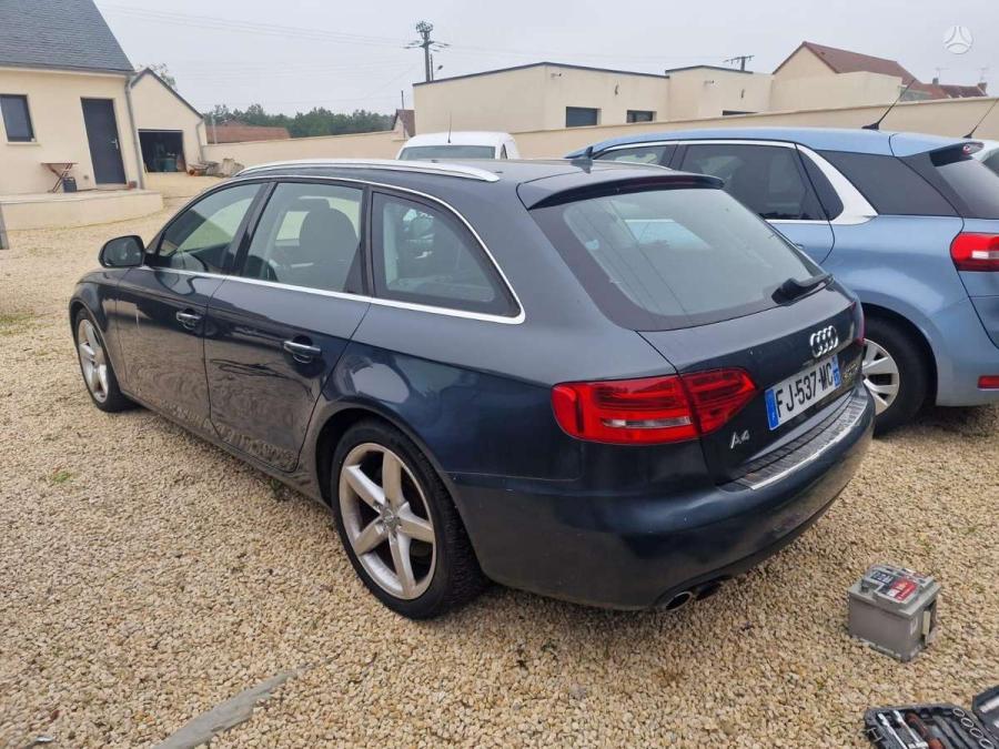 Grey Audi A4 2009 in Taurage, with an engine capacity of 2.00 L and mileage of 260 thousand km for 3400 €, photo 4 on AUTOMOTO.COM.LV