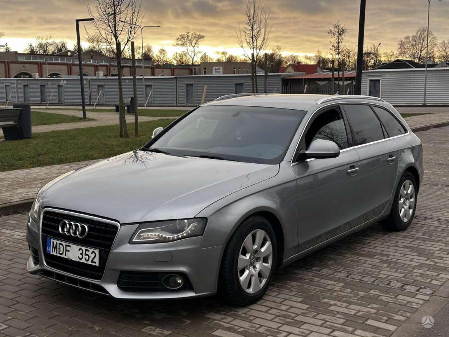 Grey Audi A4 2009 in Ukmerge, with an engine capacity of 1.97 L and mileage of 333 thousand km for 4600 €, photo 1 on AUTOMOTO.COM.LV