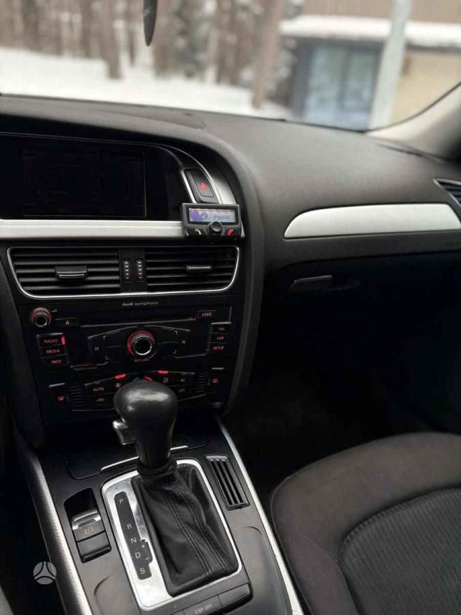Grey Audi A4 2009 in Vilnius, with an engine capacity of 1.97 L and mileage of 305 thousand km for 3500 €, photo 10 on AUTOMOTO.COM.LV