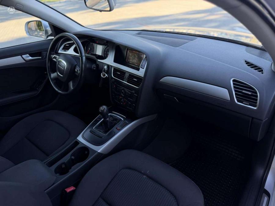 Grey Audi A4 2009 in Rokiskis, with an engine capacity of 1.97 L and mileage of 360 thousand km for 3450 €, photo 16 on AUTOMOTO.COM.LV
